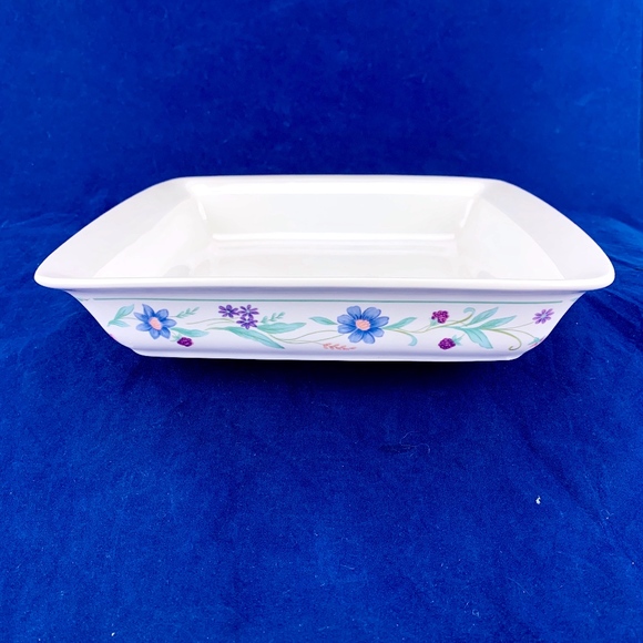 Oneida | Kitchen | Oneida Ava White Blue Purple Flowers Baker Dish ...